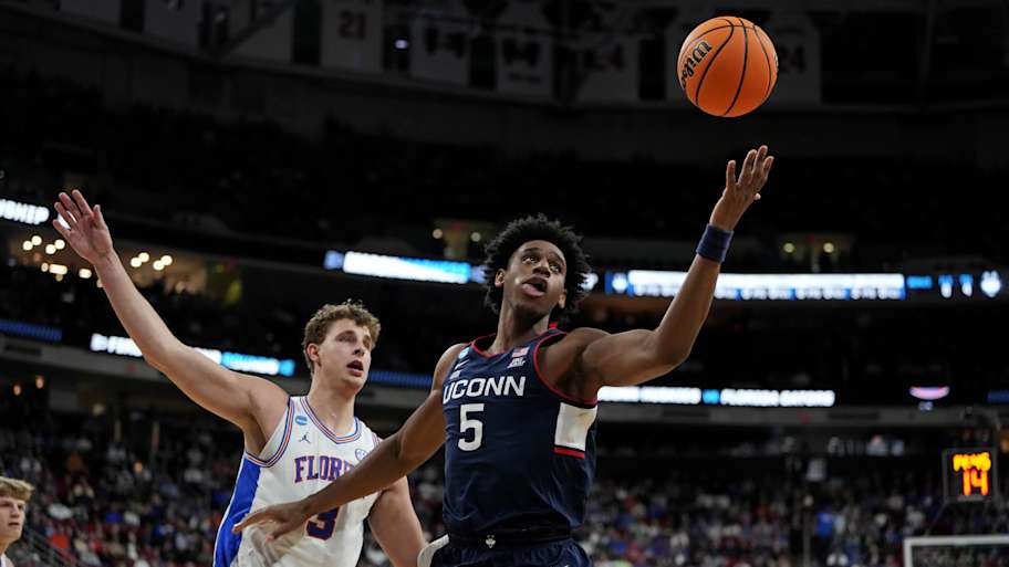 UConn Center’s Return Restores Dan Hurley’s Defensive Edge
