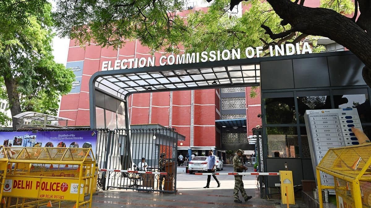 EC tightens BLO guidelines, orders FIRs over voter list irregularities
