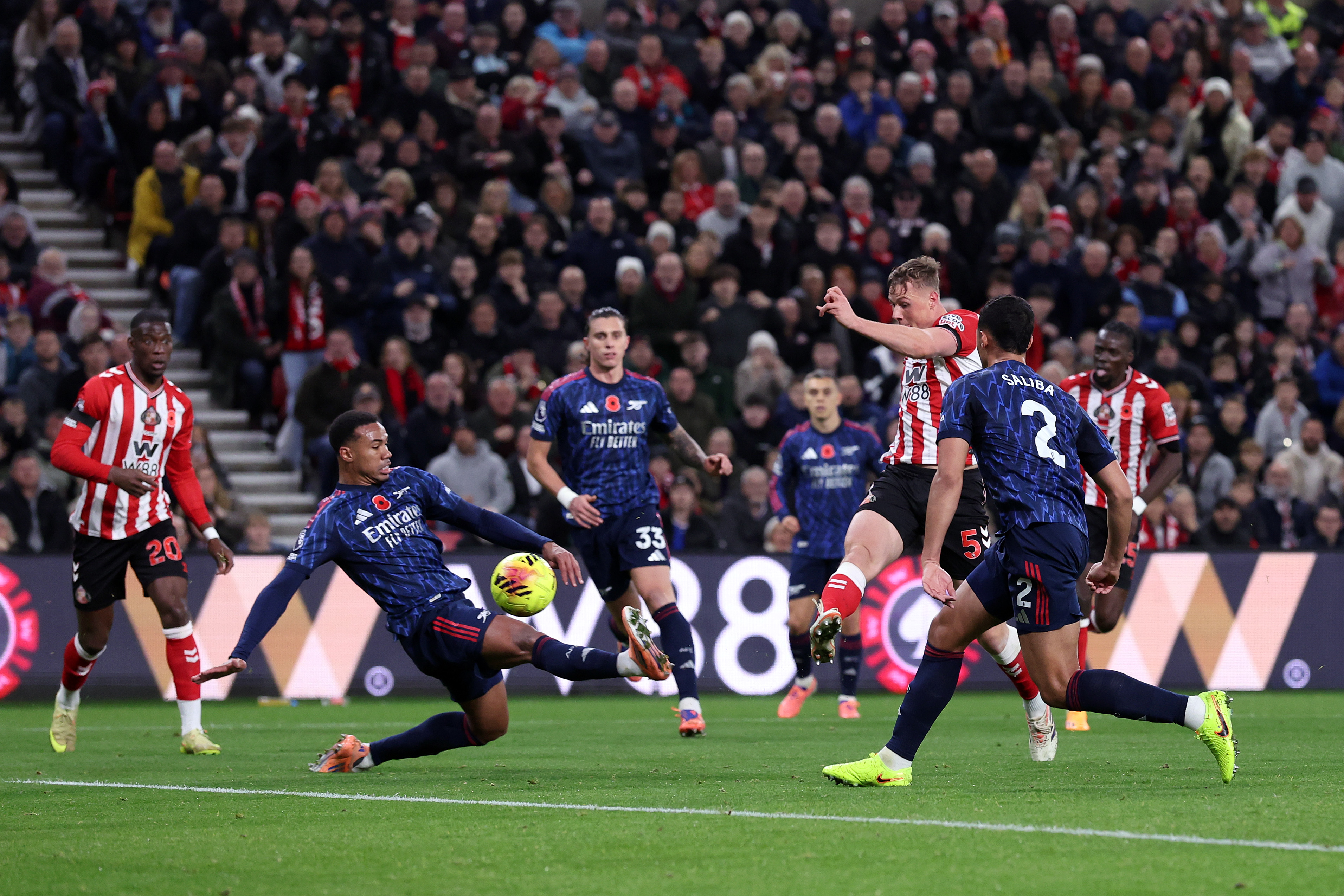Sunderland 2-2 Arsenal: Gunners stunned after Brobbey equaliser - LIVE