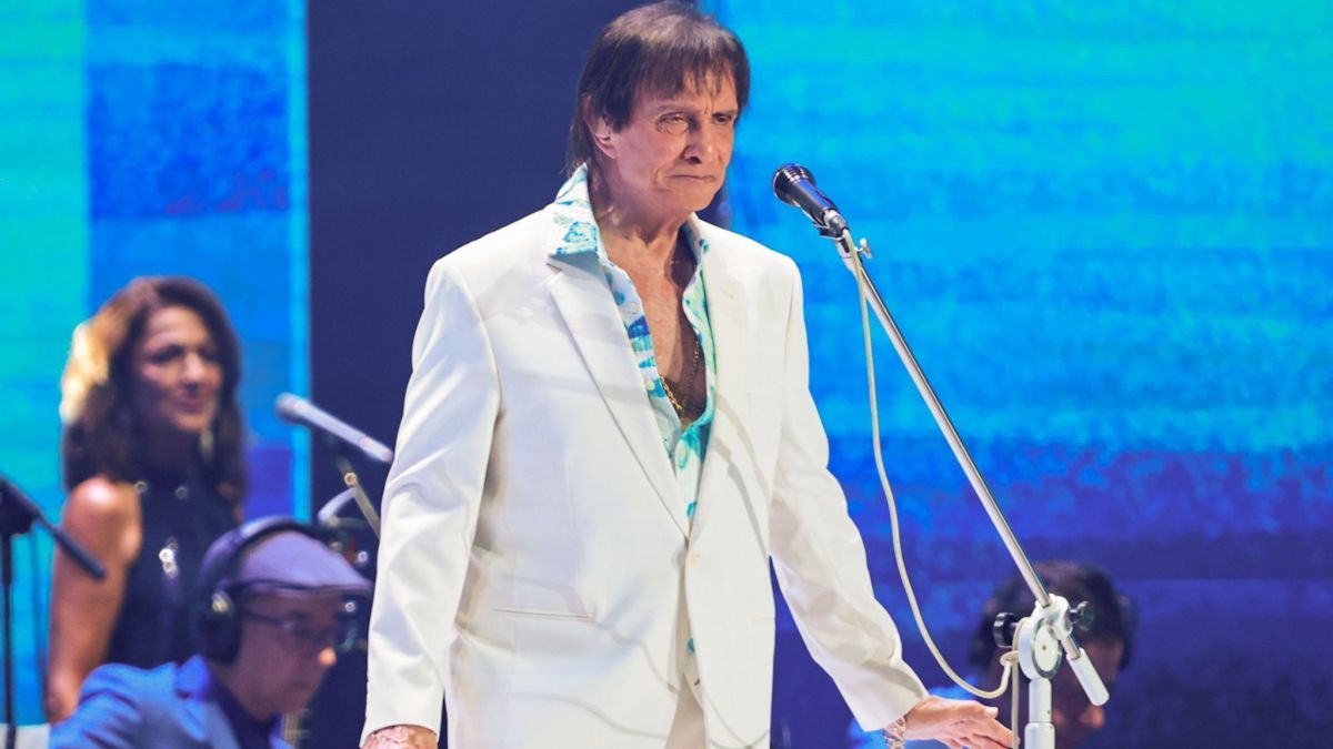 Roberto Carlos considera abrir rádio exclusiva para suas músicas