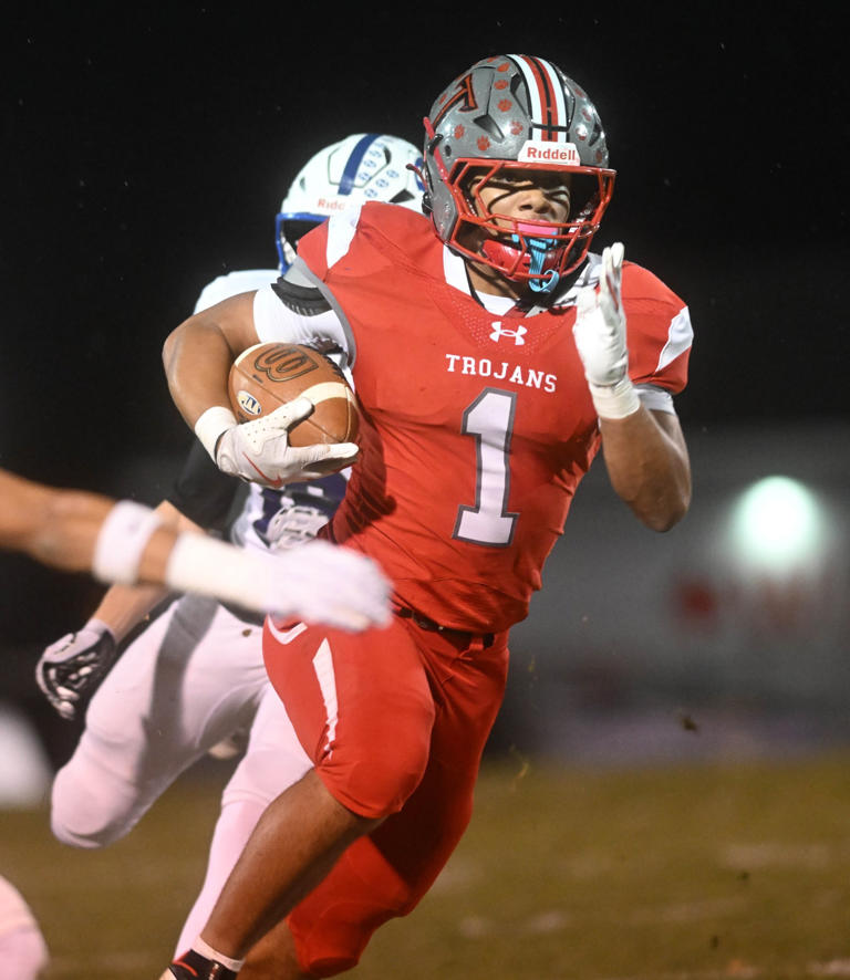 District 11 6A football semifinal: Parkland’s near-perfect first half ...