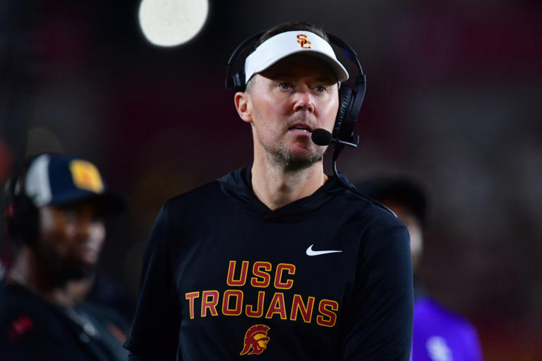 Colin Cowherd weighs in on Notre Dame vs. USC rivalry game ending