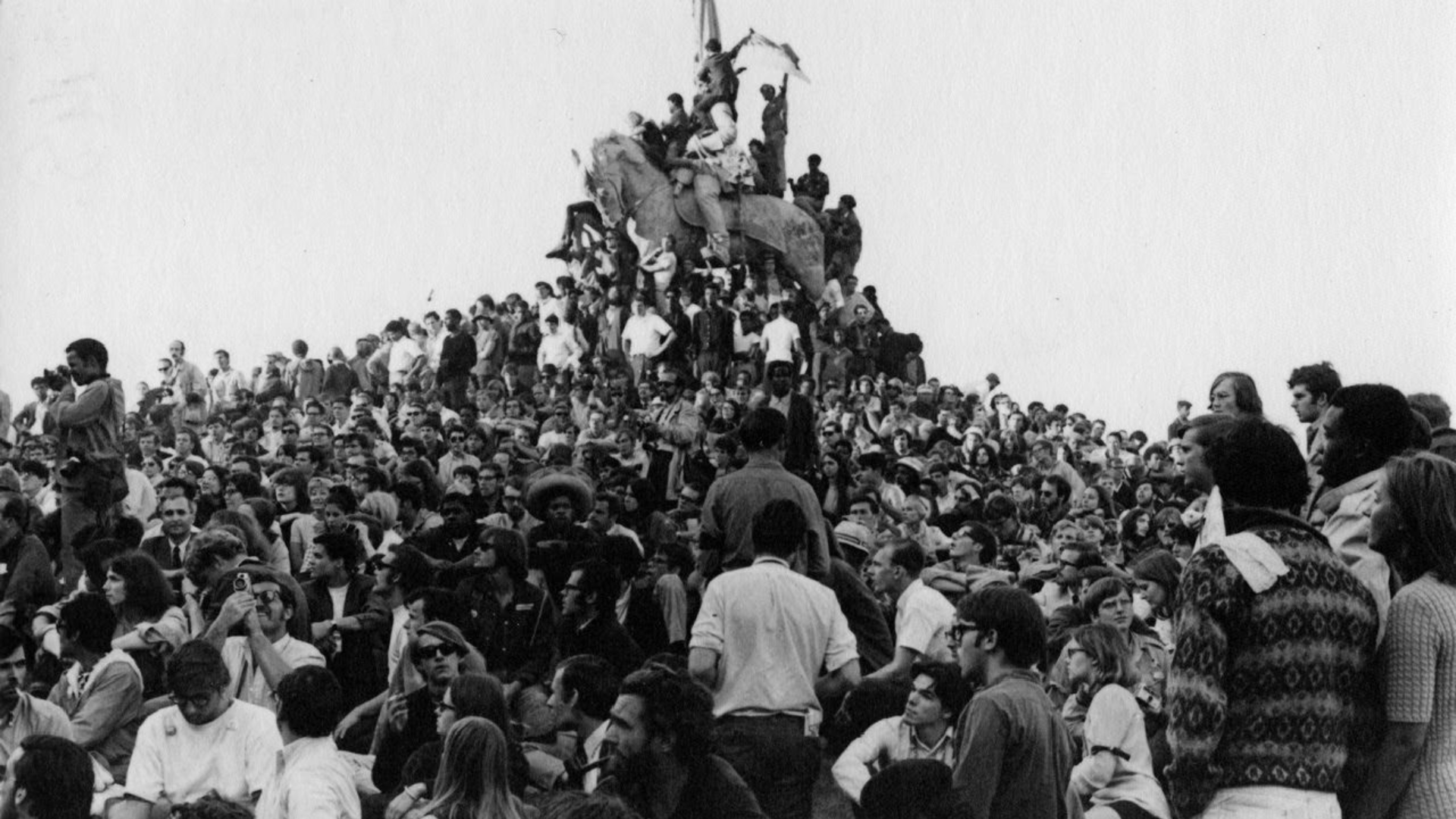 20 Photos That Tell the Story of ’60s America