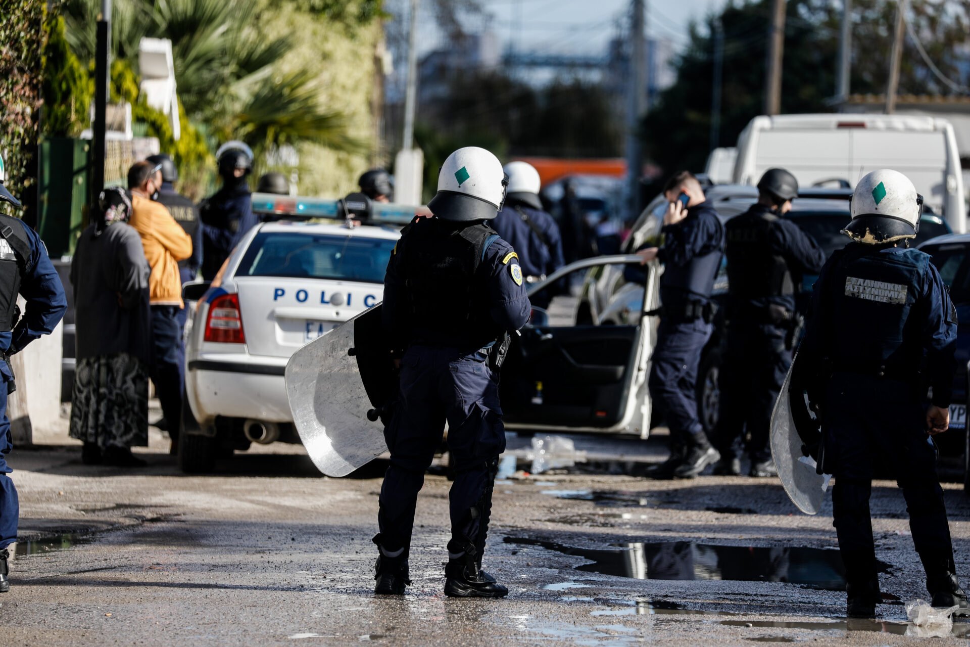 Θεσσαλονίκη: Ξεκίνησαν οι έλεγχοι της ΕΛ.ΑΣ. σε καταυλισμούς Ρομά ...