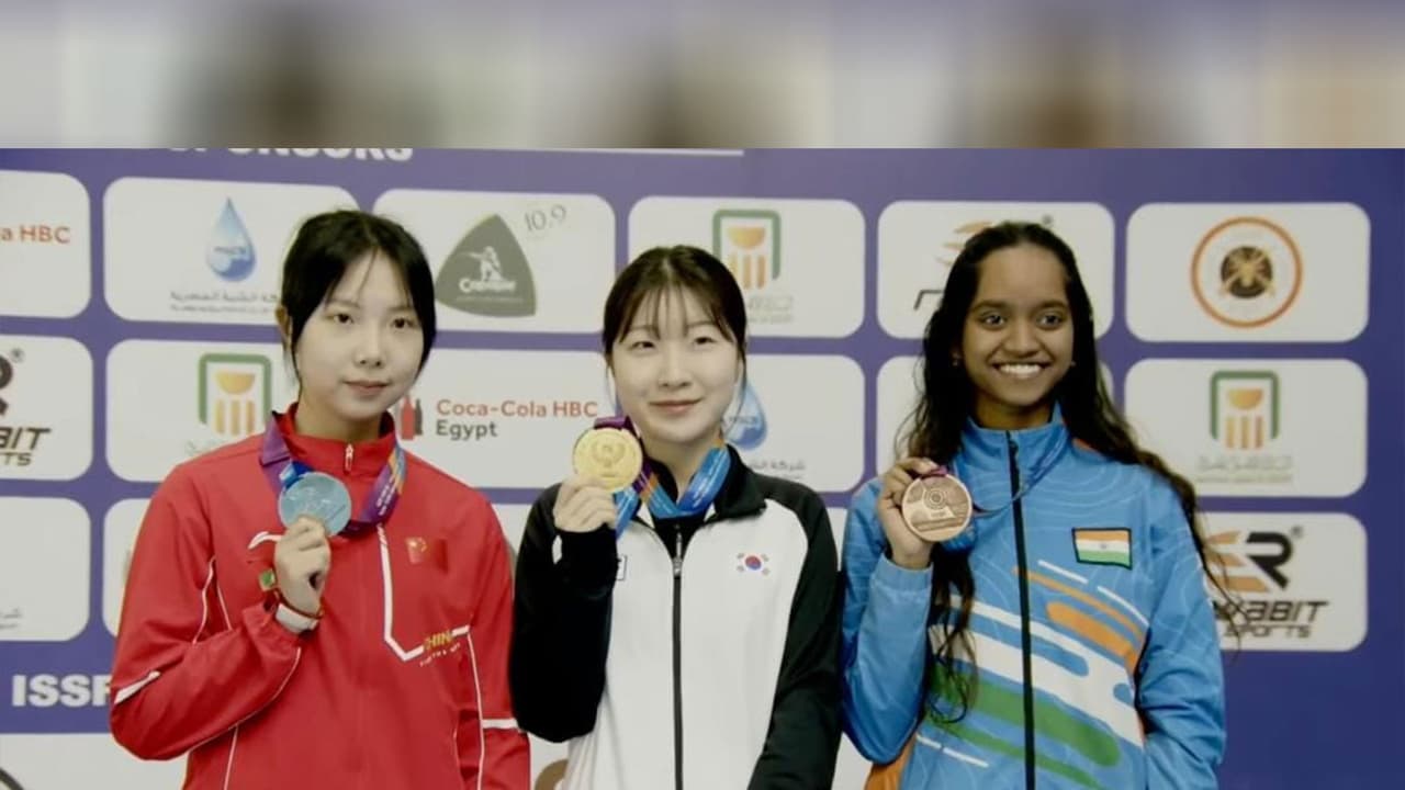 ISSF Worlds: Ravinder Singh wins gold, Elavenil Valarivan gets bronze