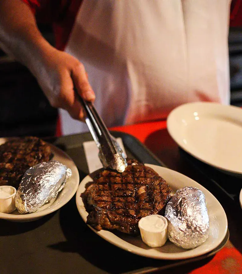 18 Indiana Restaurants Locals Love (But Tourists Always Miss)