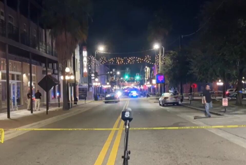 4 dead, 11 injured after vehicle crashes into bar in police chase