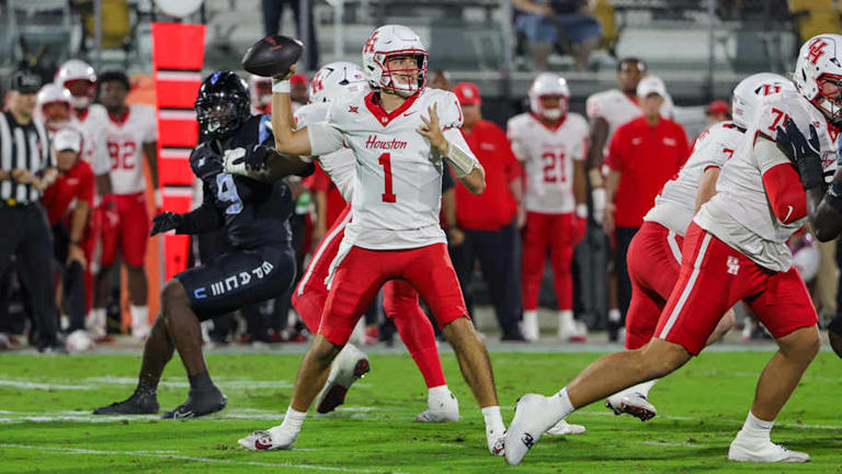 Houston Cougars Survive Another Conner Weigman Turnover-Filled Day