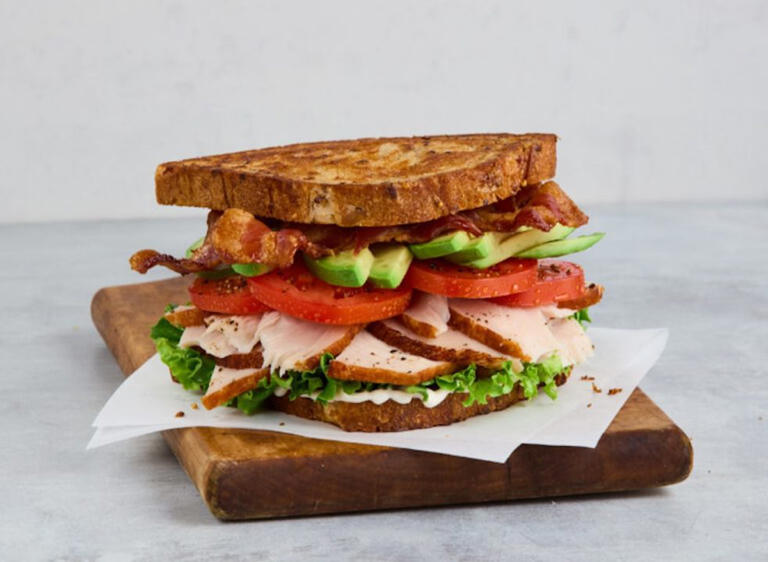 5 Chain Restaurants With the Best BLTs, According to Chefs