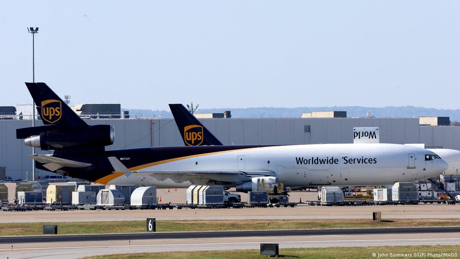 UPS, FedEx ground planes after Louisville crash