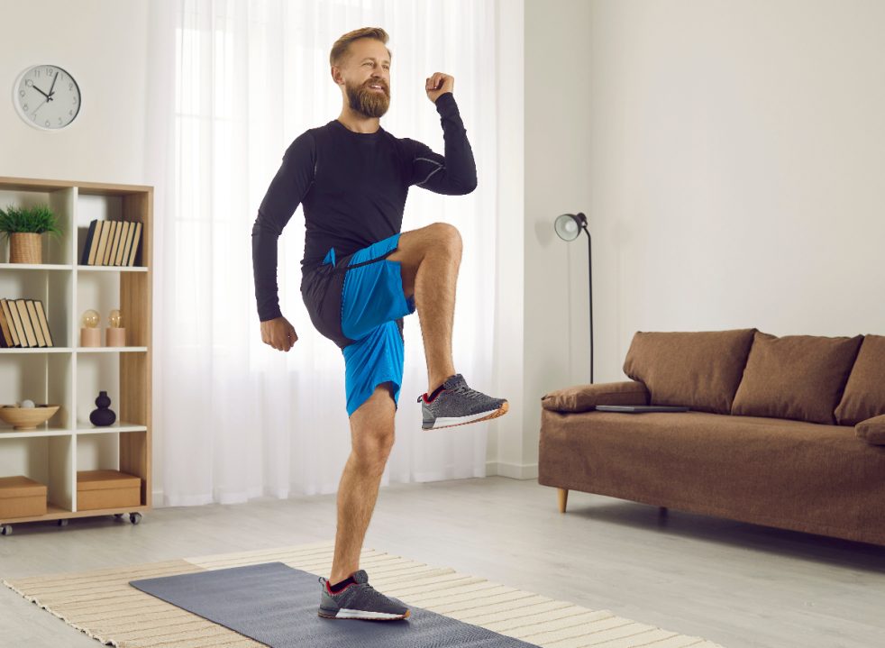 I'm a trainer and here are 4 knee exercises people over 55 should do ...