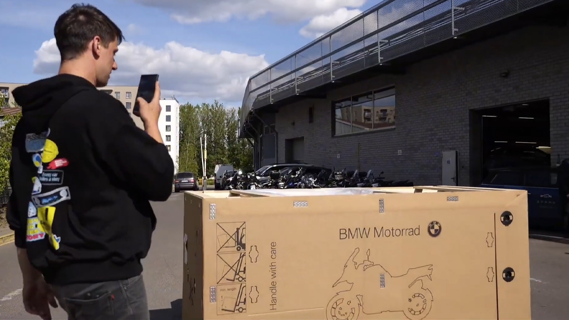 Unboxing a 2025 BMW S1000RR for Stunt Riding