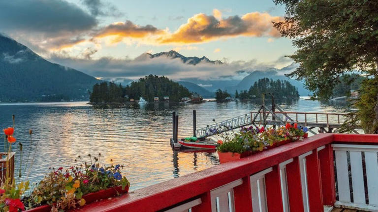 This Alaska Lighthouse Lets You Stay Overnight On A Private Island ...