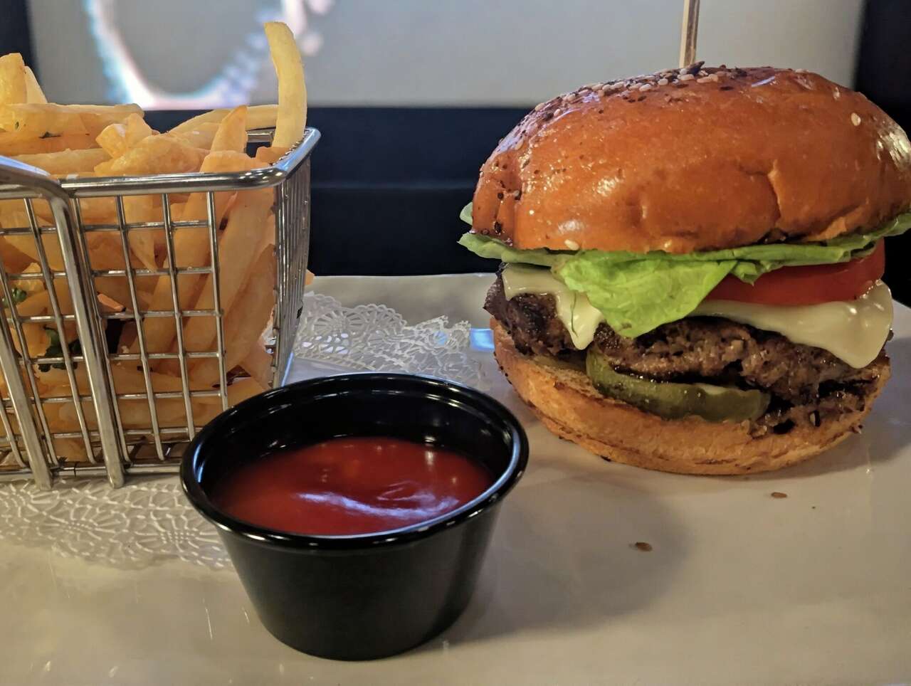 The top burgers at Houston's dine-in movie theaters, ranked