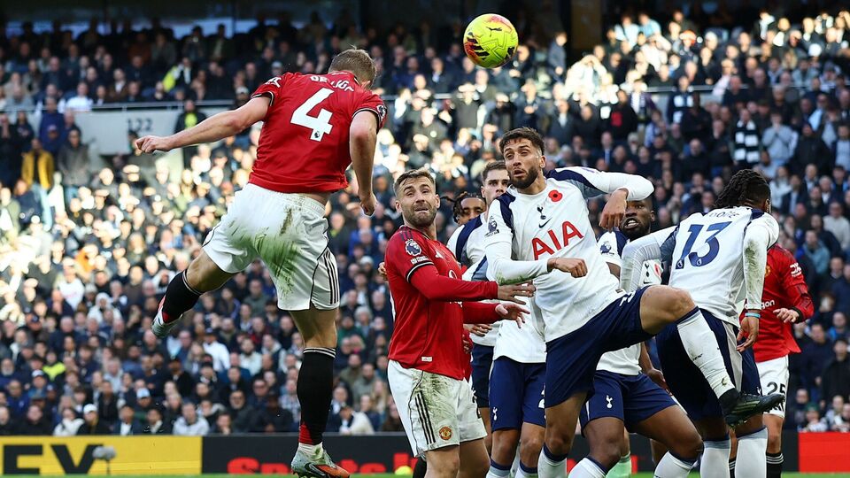 Tottenham draws 2-2 with Manchester United in thrilling Premier League ...