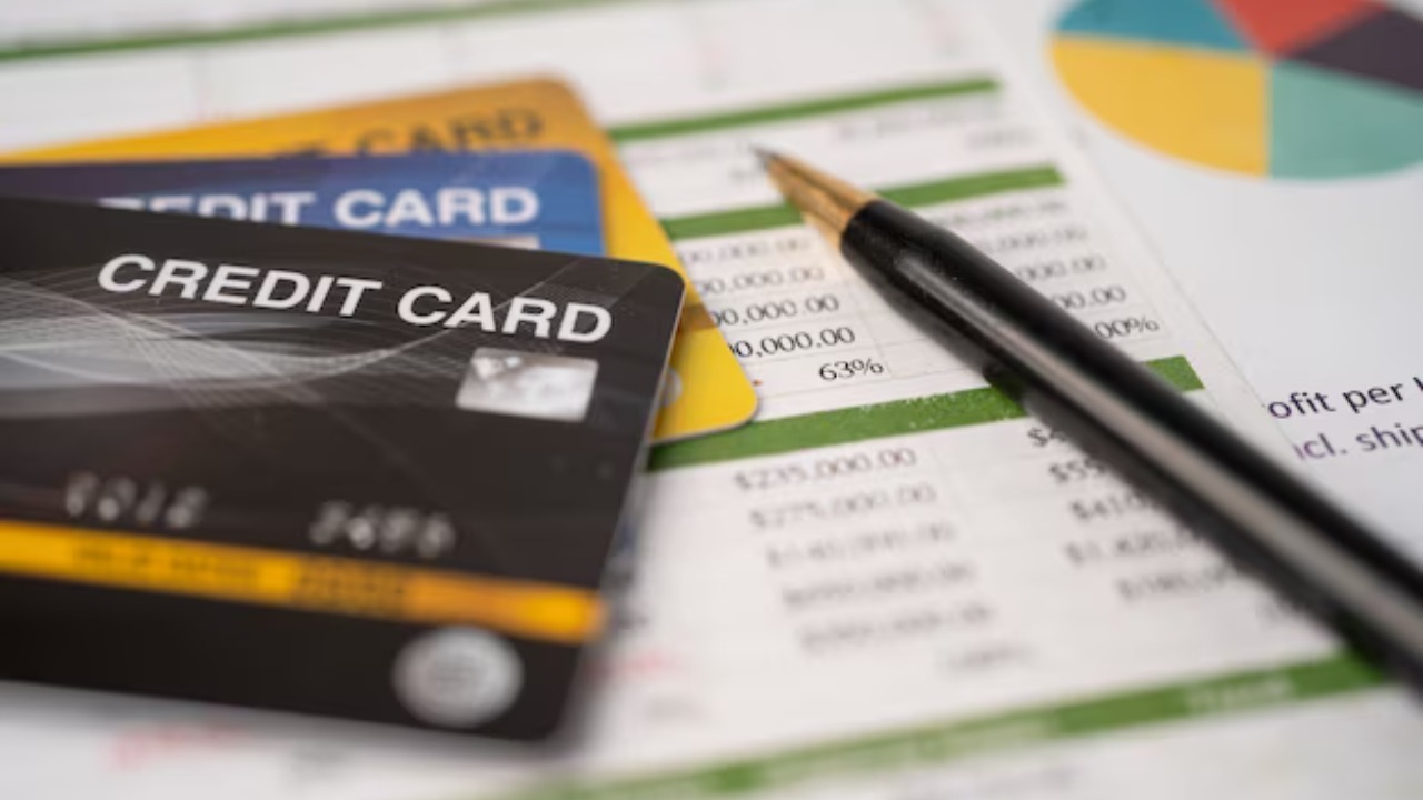 Credit card delinquencies hit the highest level since 2011