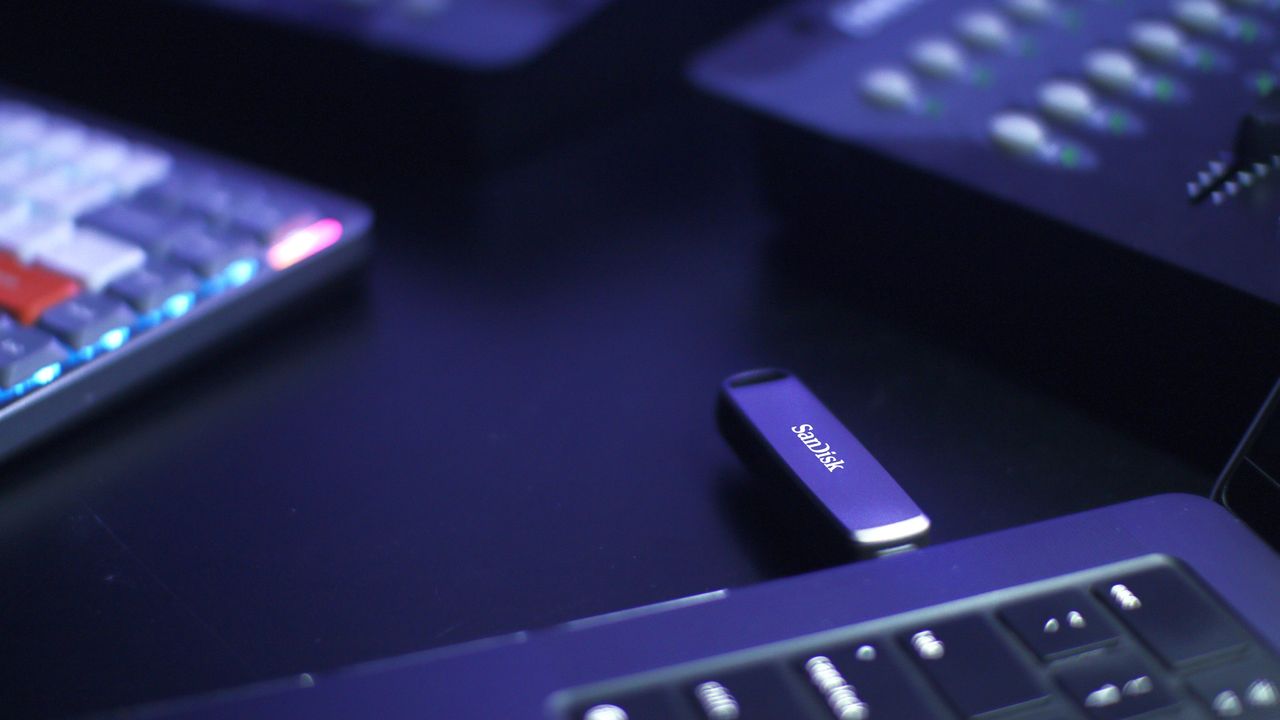 SanDisk reportedly jacks up flash prices by 50% as memory makers cash ...