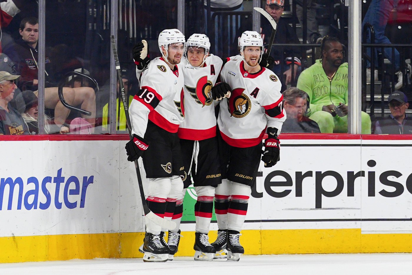 Tim Stutzle scores in overtime to give the Senators a 3-2 win over the ...