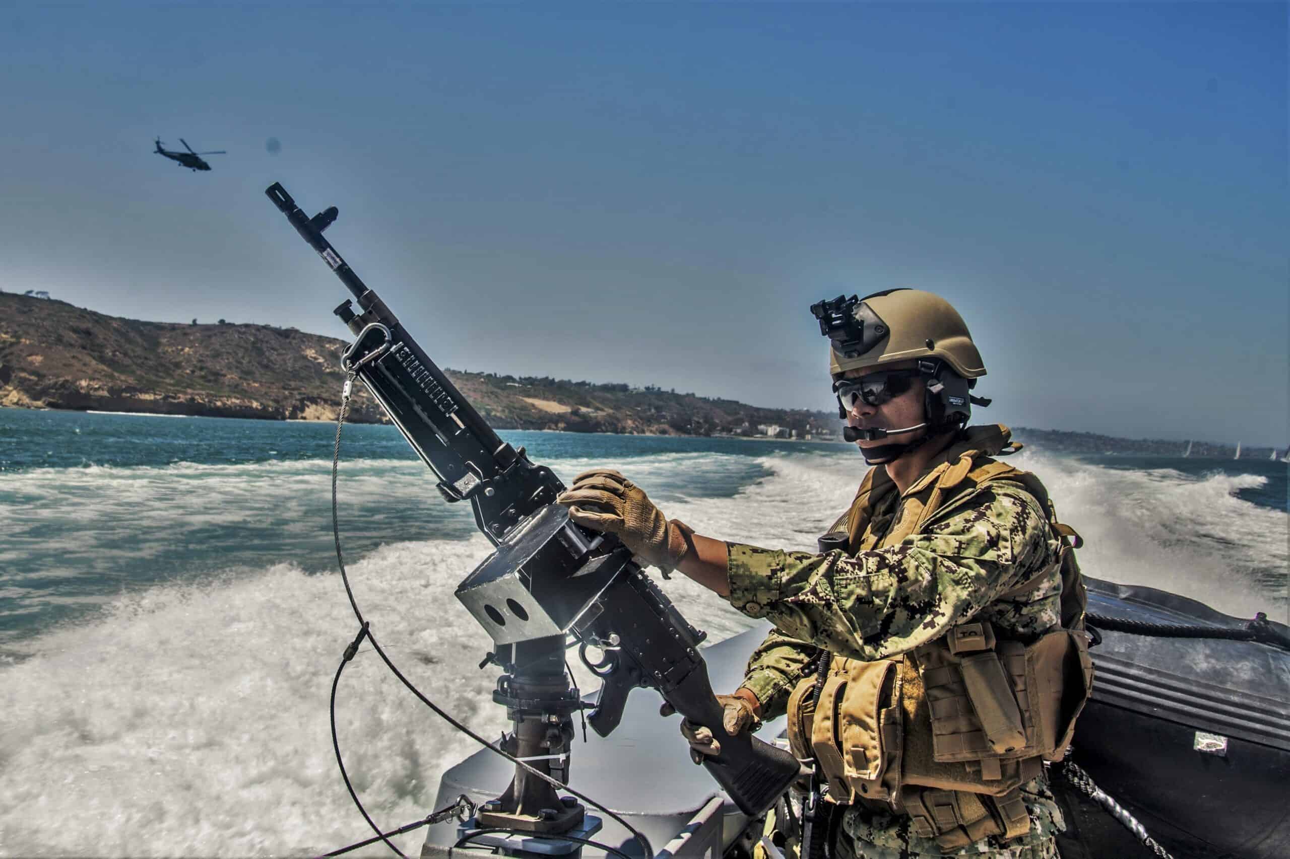 15 machine guns that defined modern warfare