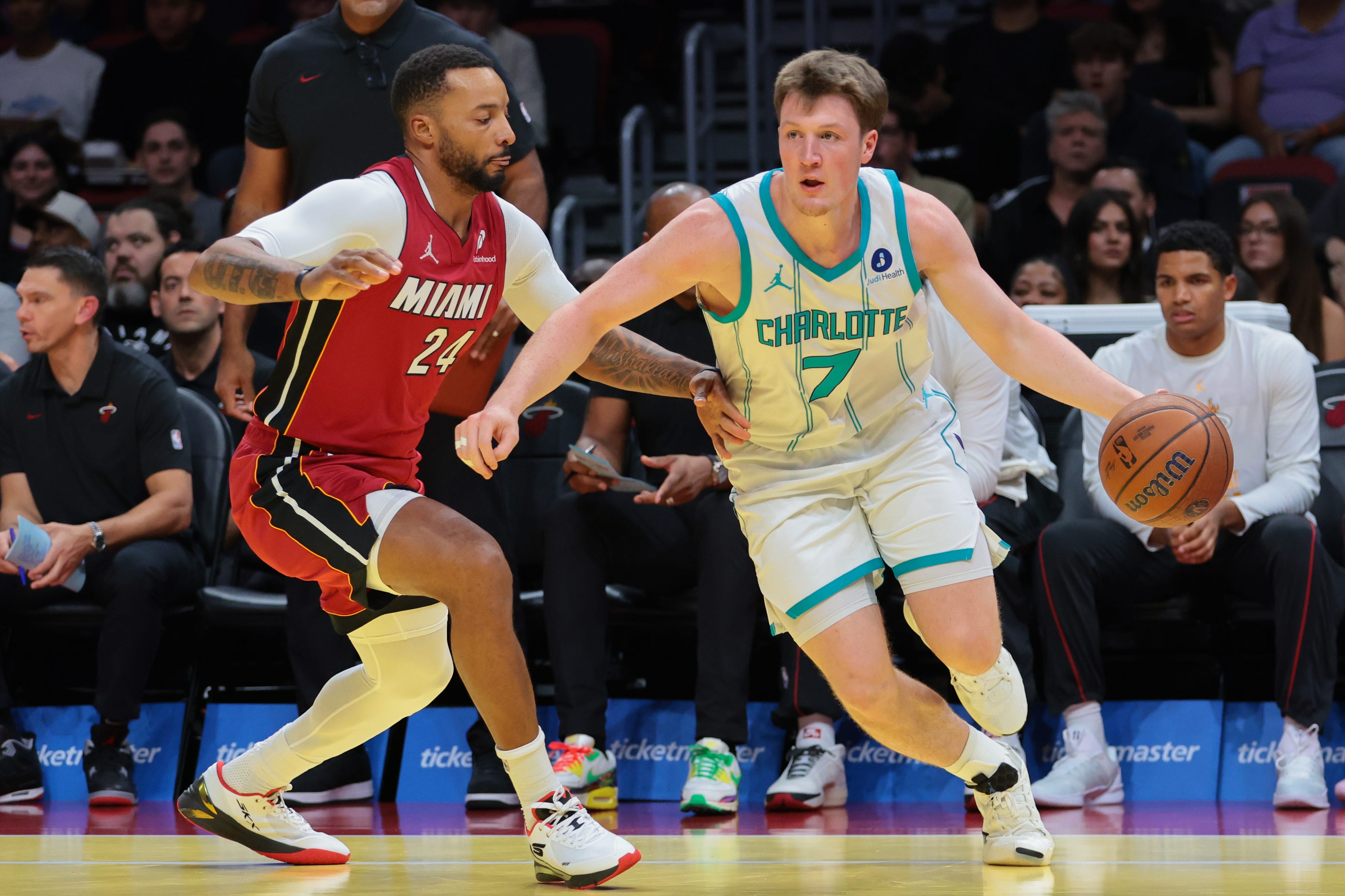 Hornets' Kon Knueppel continues historic start with first 30-point game