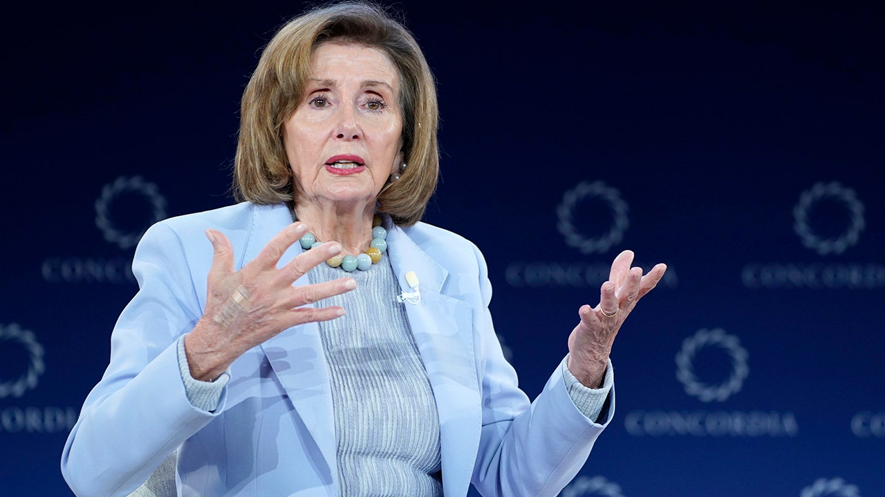 Nancy Pelosi says she had 'no intention' of tearing up Trump's 2020 ...