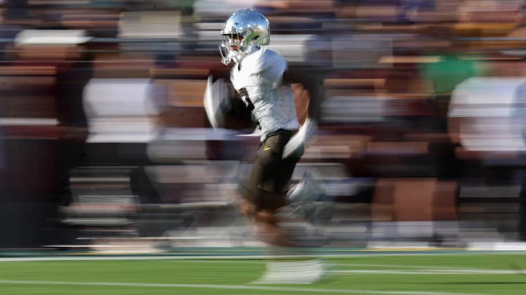 Oregon receiving corps continues to thin, Gary Bryant Jr down in ...