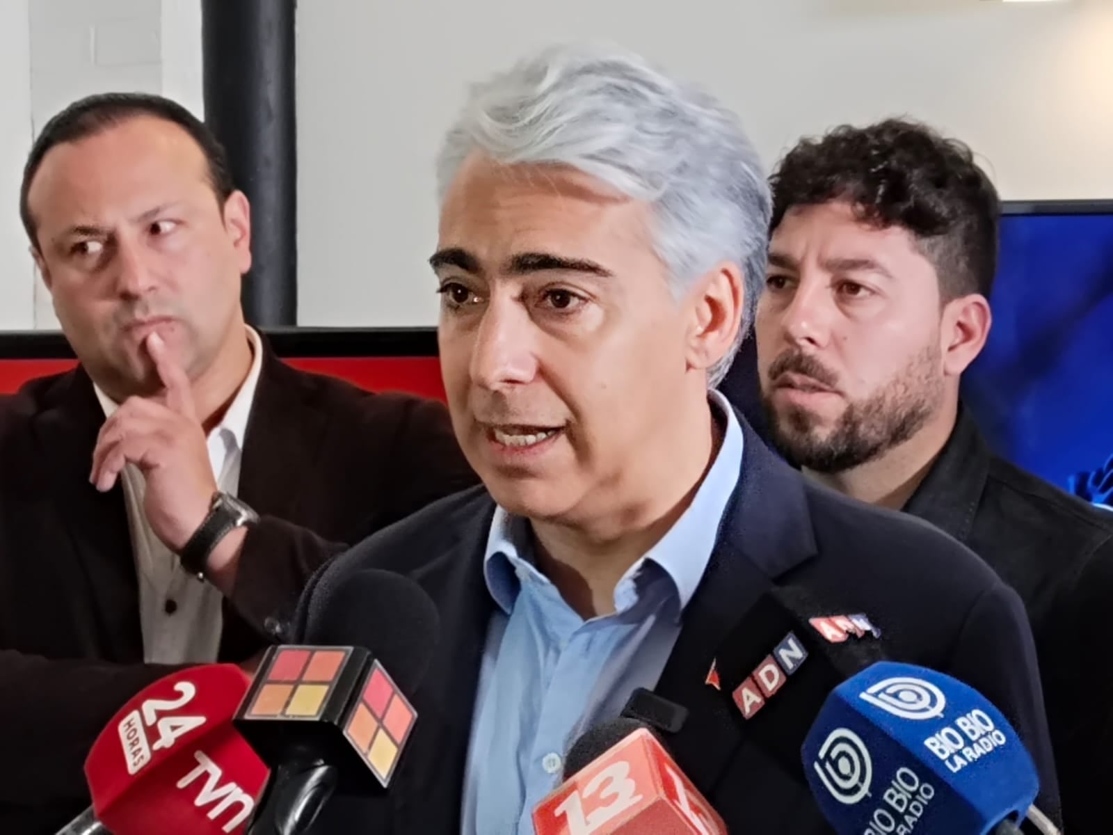 MEO apunta contra Kast y Kaiser: “Uno no sabe matemática y el otro no ...