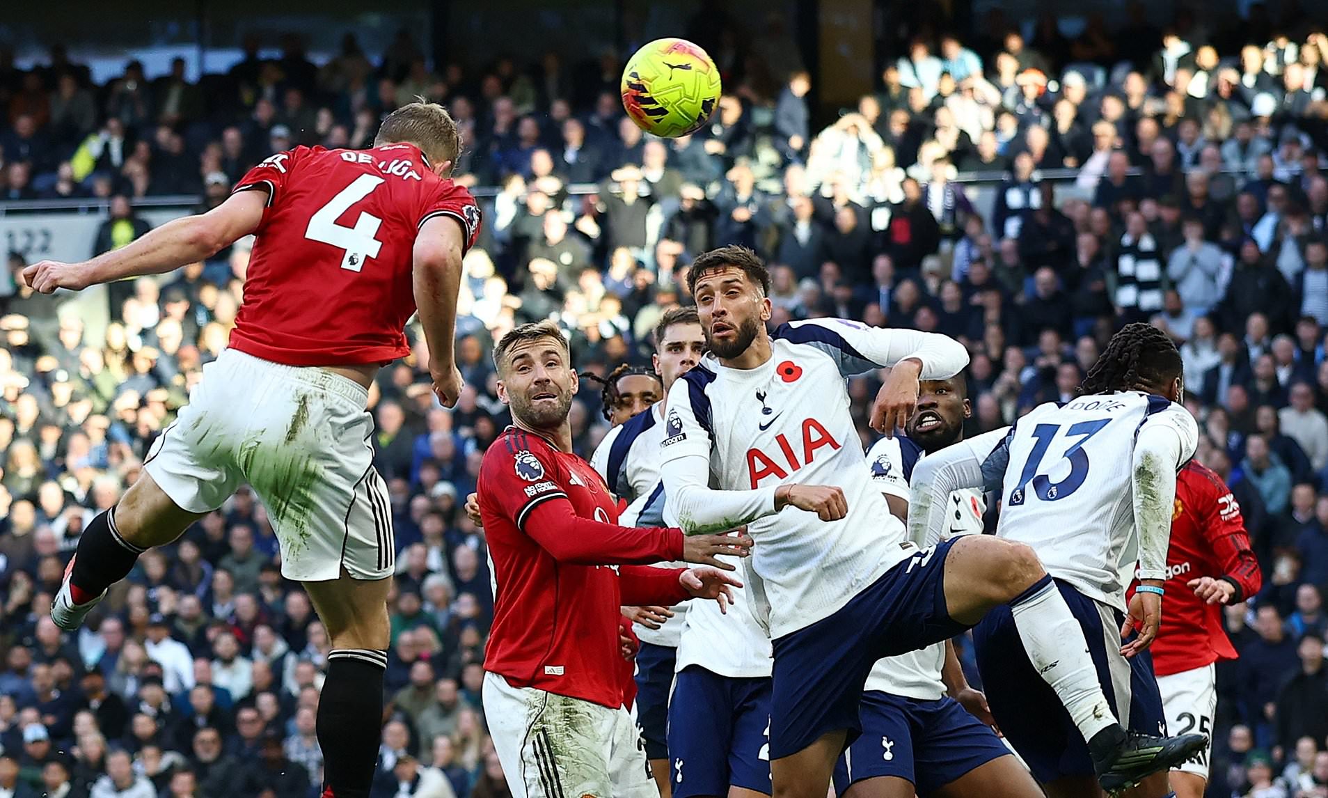Tottenham 2-2 Man United ANALYSIS: The glaring issue Ruben Amorim's ...