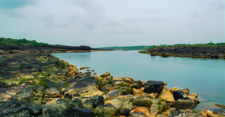 Which River Cuts the Tropic Of Cancer Twice?