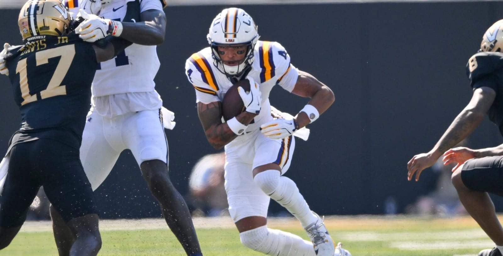 Nic Anderson injury update: LSU WR carted off to locker room