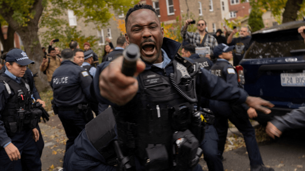 Manhunt underway after shots fired at Border Patrol agents in Chicago
