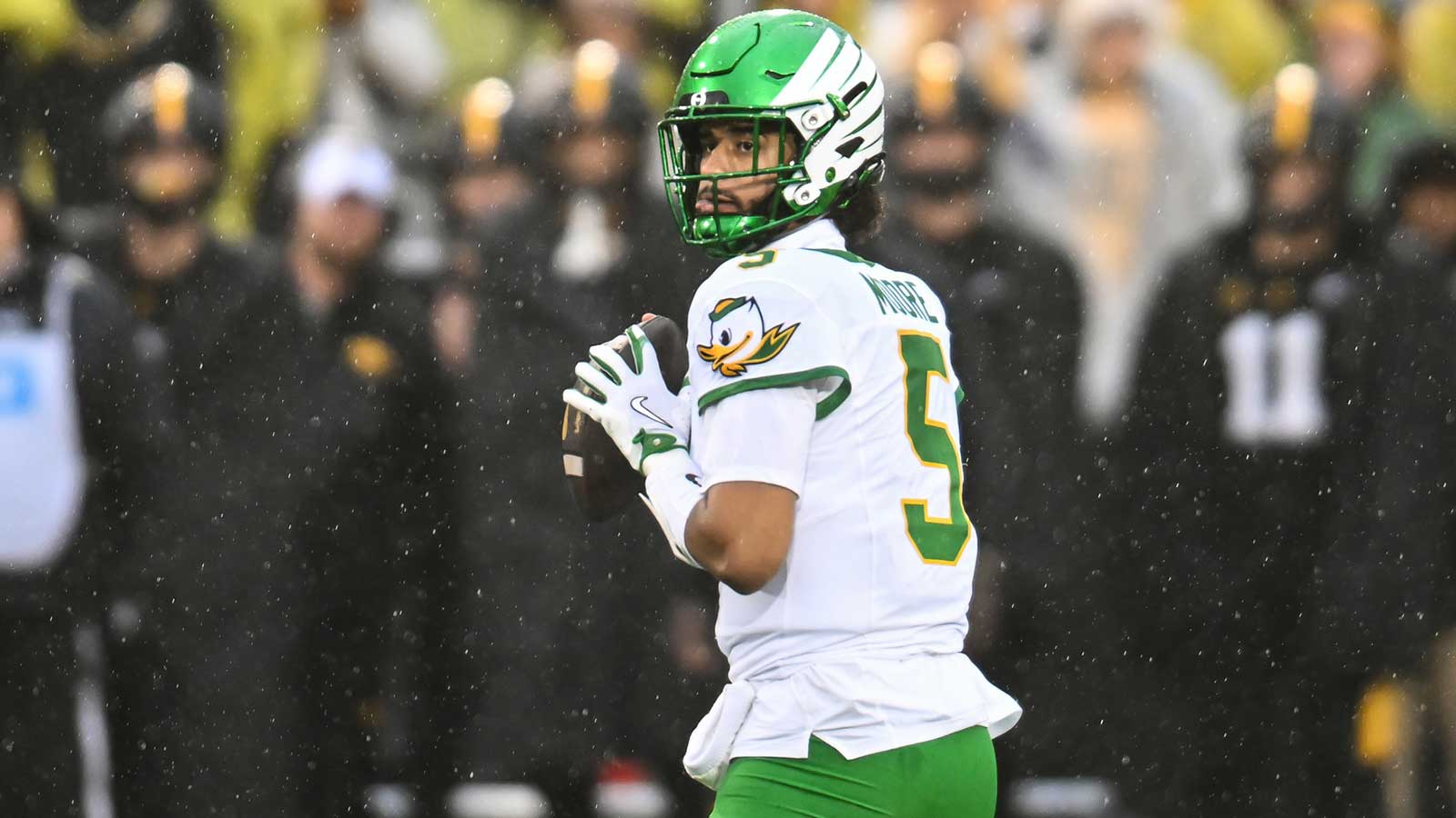Oregon swerves upset loss vs. Iowa after clutch final drive from Dante ...