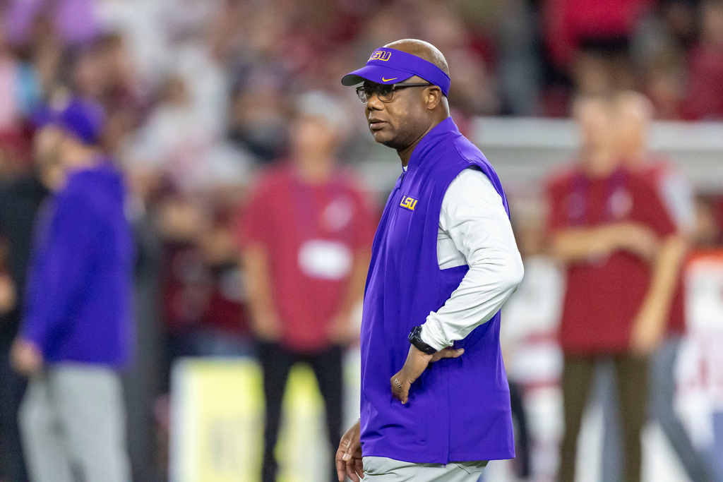 Stifling defense gives No. 4 Alabama its 8th straight win, 20-9 over LSU
