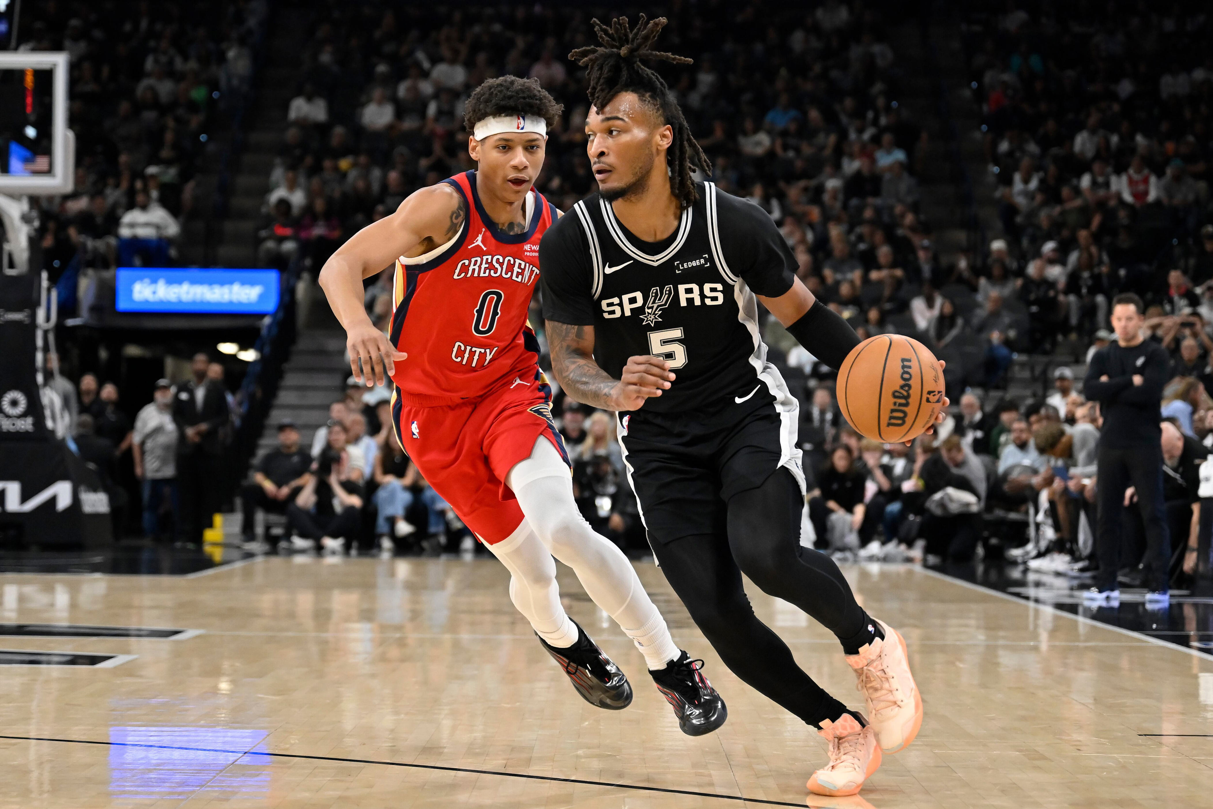 Fox scores 24 points in season debut, Wembanyama has 18 points, 18 ...