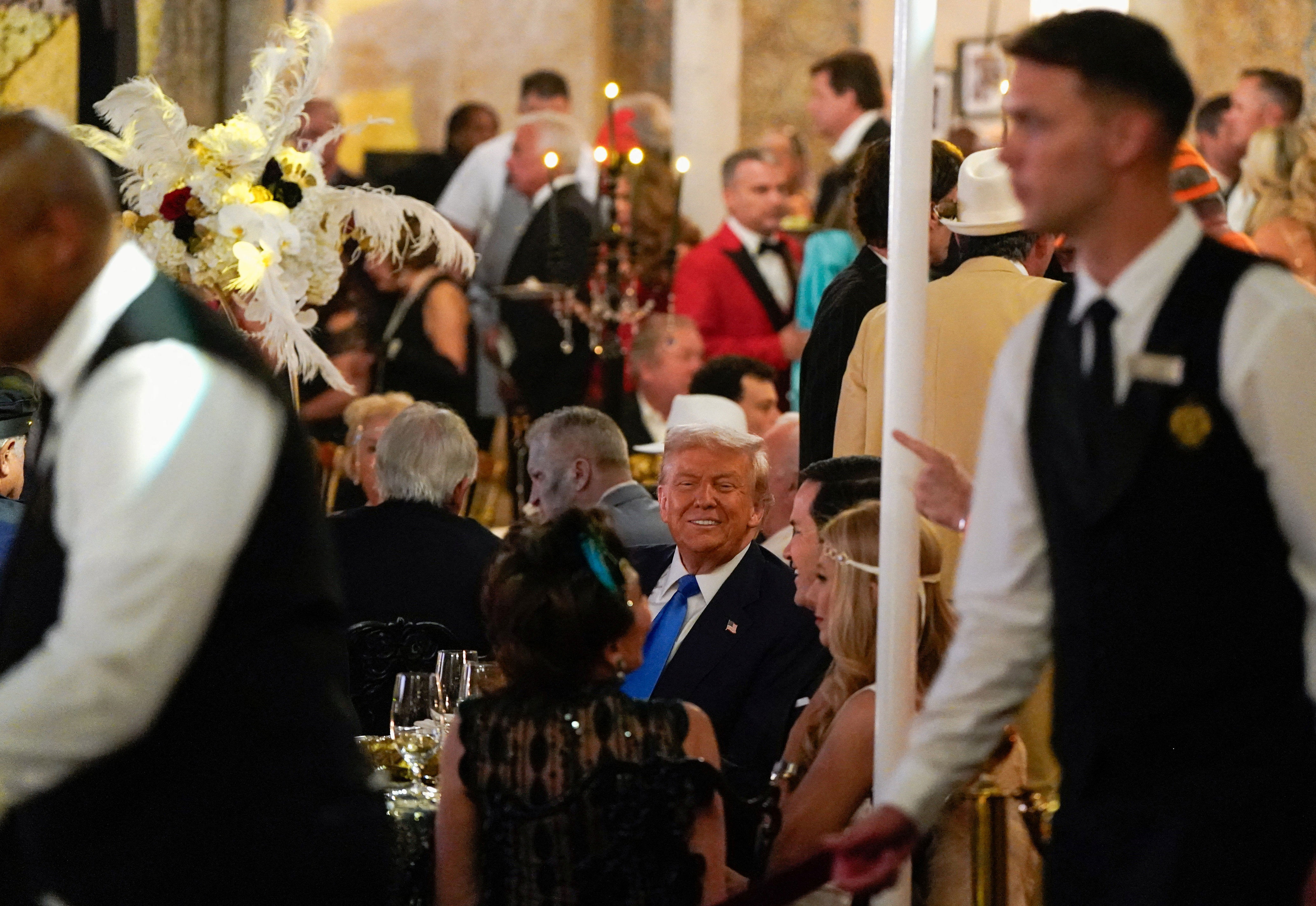 Trump attends another extravagant party at Mar-a-Lago during shutdown