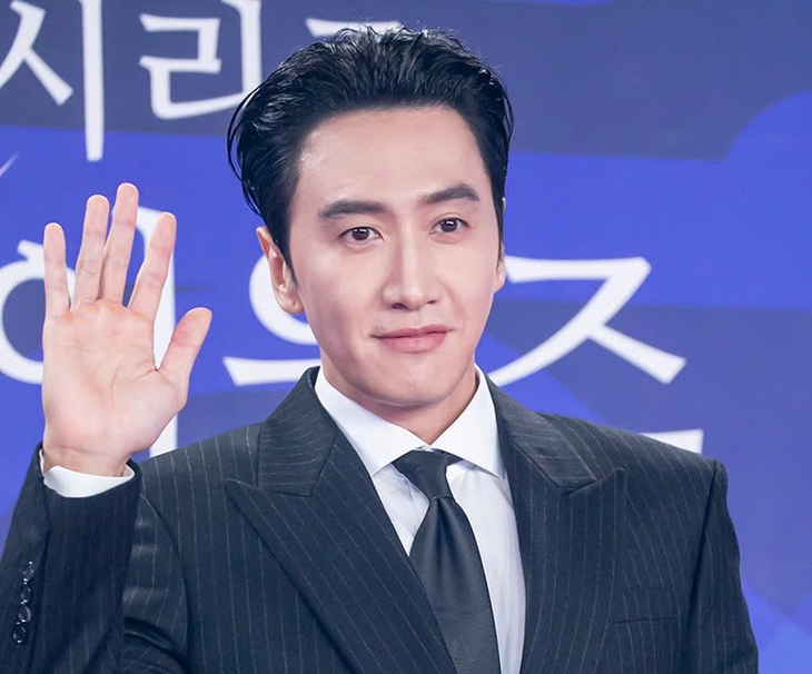 Lee Kwang Soo nói gì về tin đồn kết hôn với Lee Sun Bin?