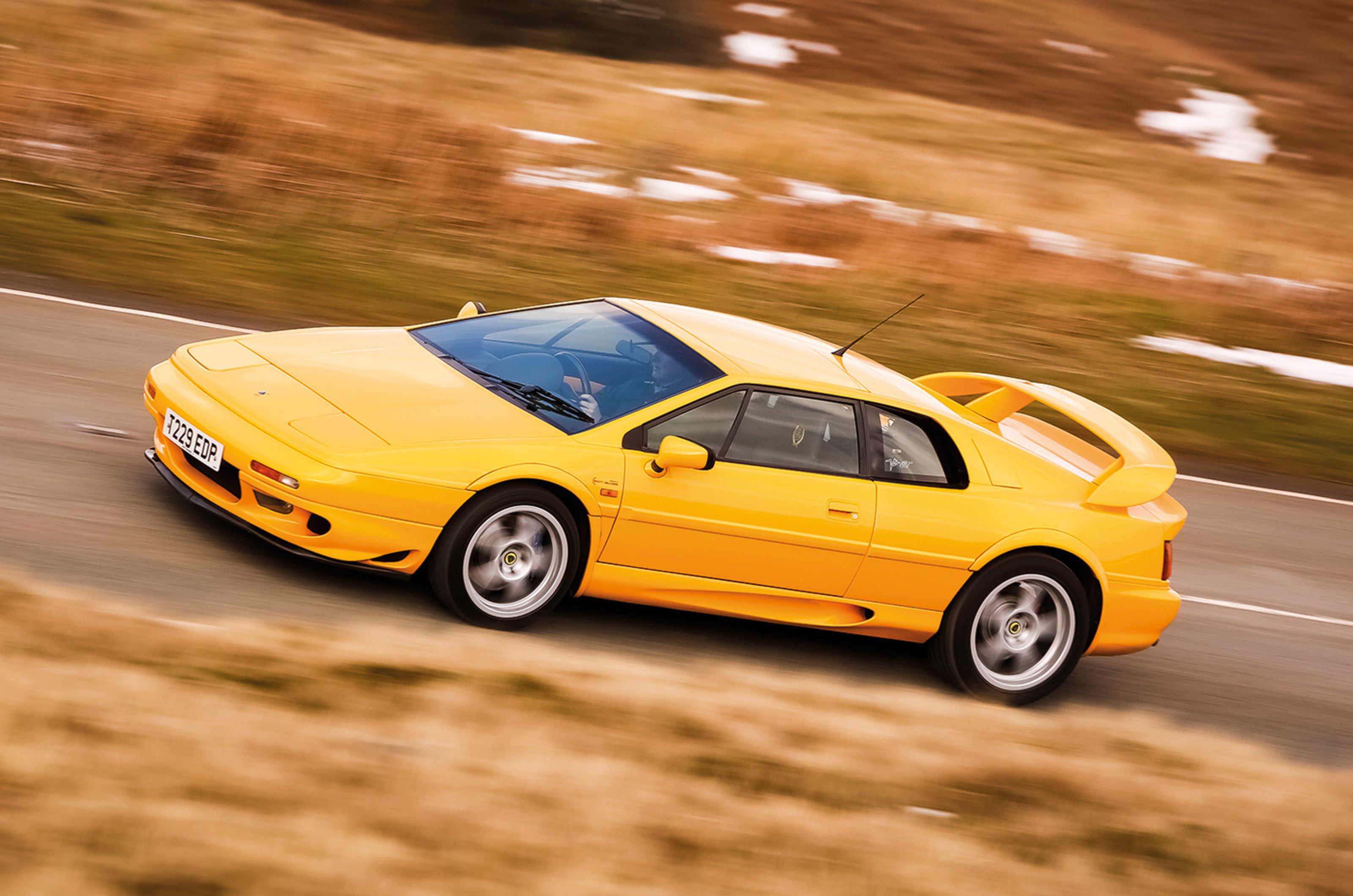 24 brittiska klassiska bilar med mittmotor