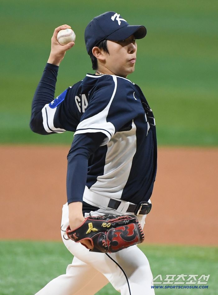 Oh Wonseok is pitching hard
