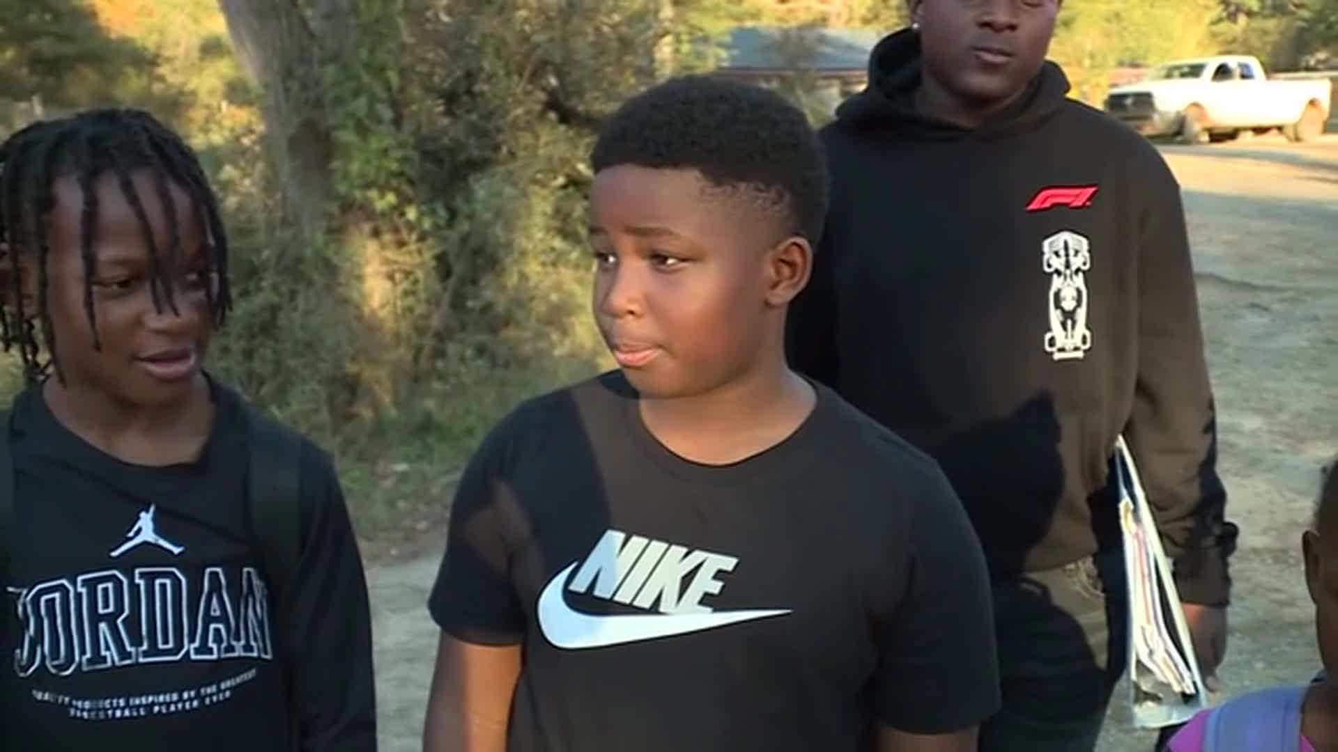 Alabama school students allegedly told to climb under train car at ...