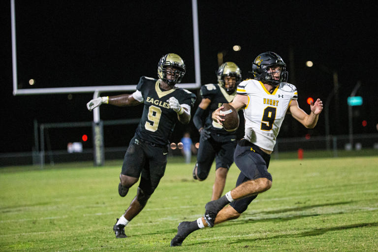 Vote for the best SWFL offensive football player of the past 25 years