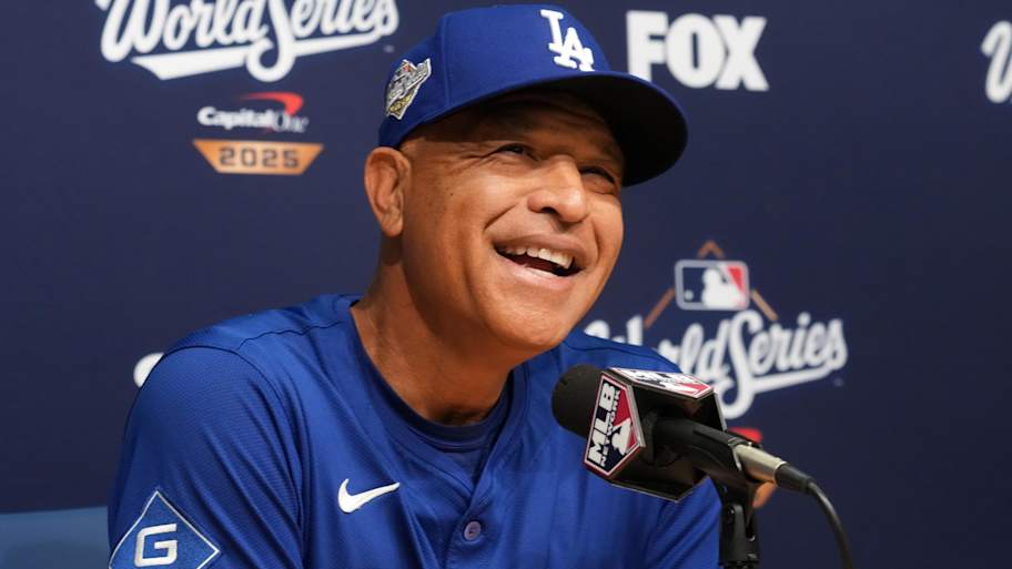 Dodgers manager Dave Roberts rocks full Alabama fit at big game vs. LSU