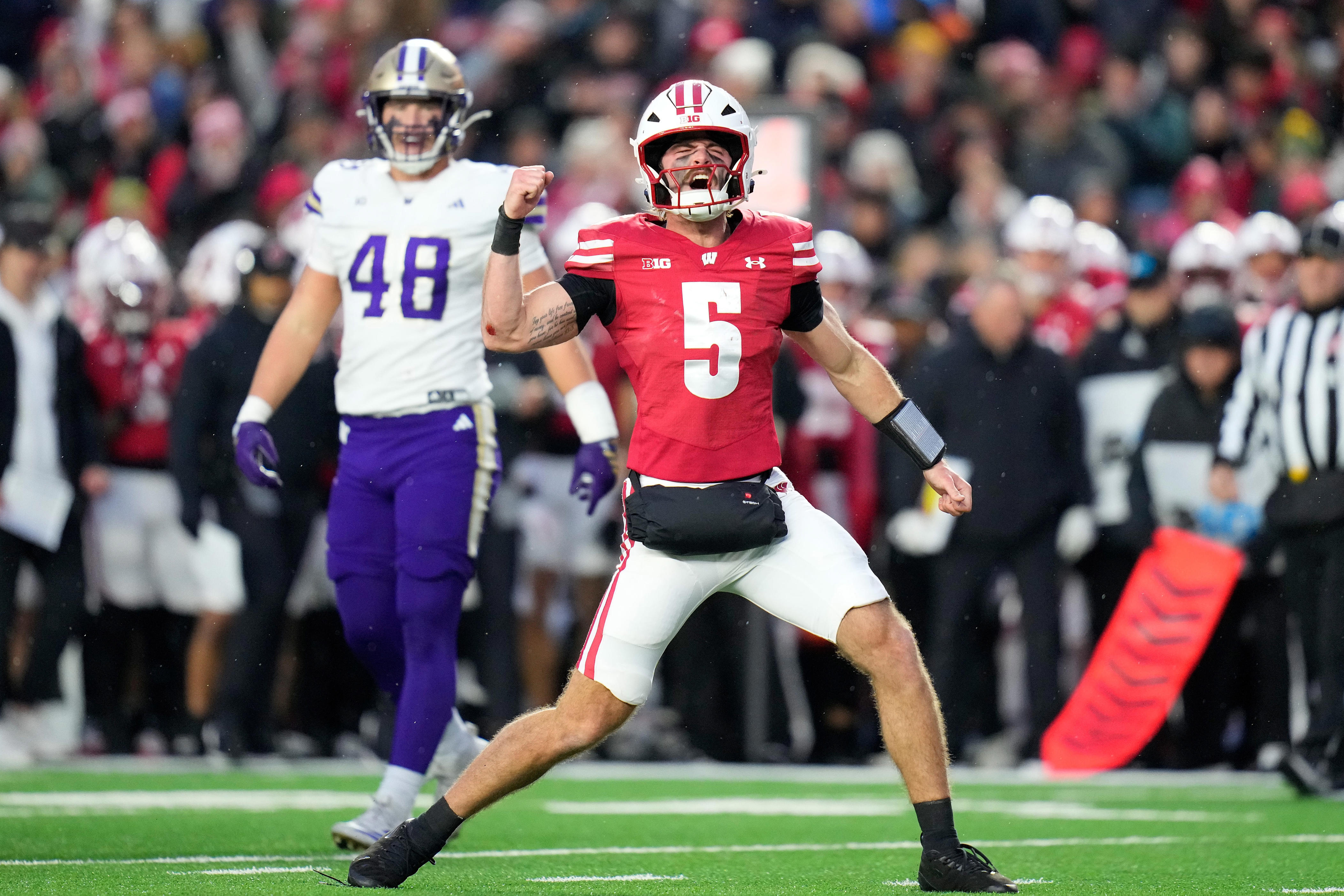 Wisconsin true freshman quarterback Carter Smith makes debut vs ...