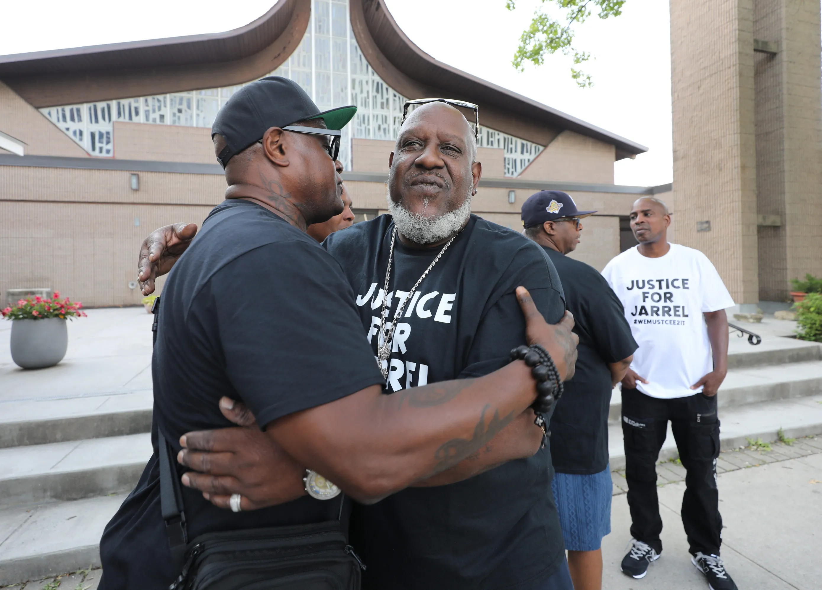 Former Nba Player Damon Jones Pleads Not Guilty To Federal Gambling And