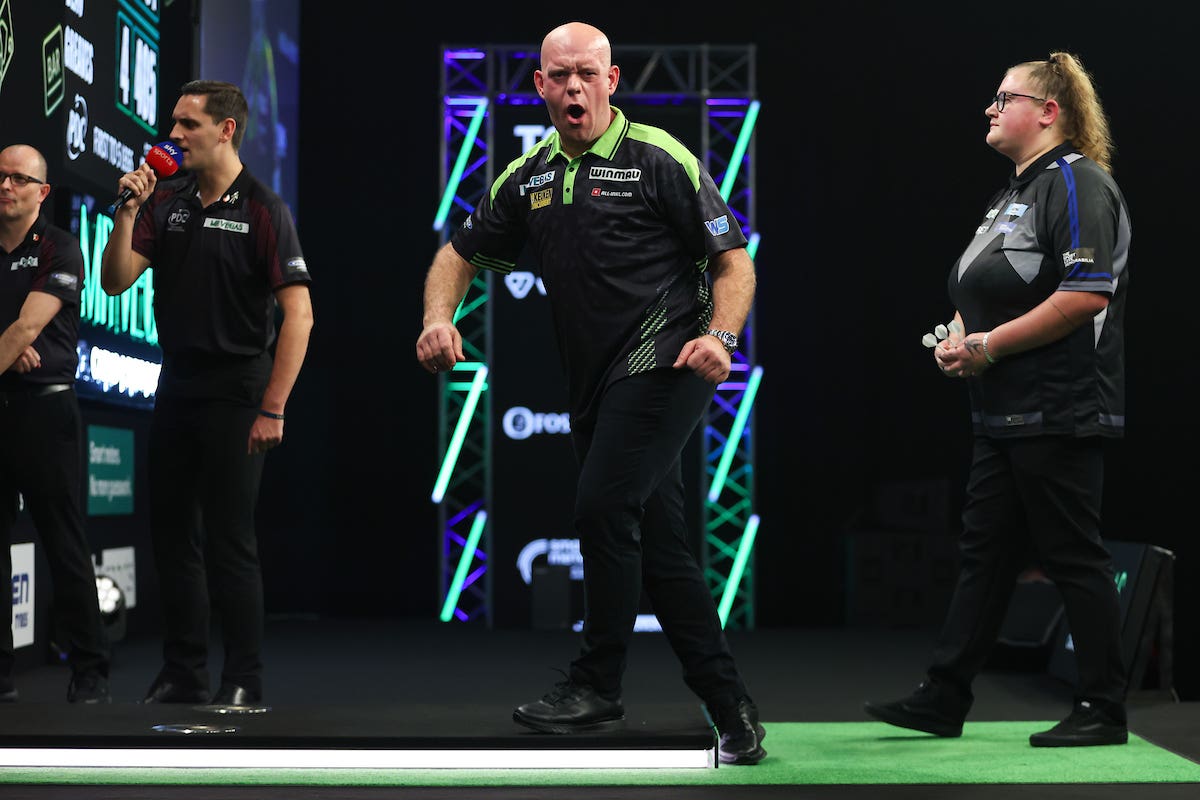 Beau Greaves misses chance to beat Michael van Gerwen at Grand Slam of ...