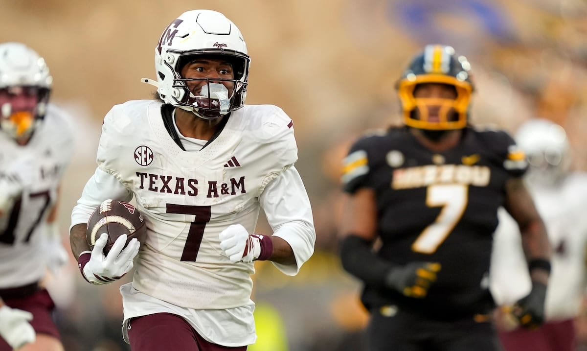 Aggies stomp Missouri 38-17