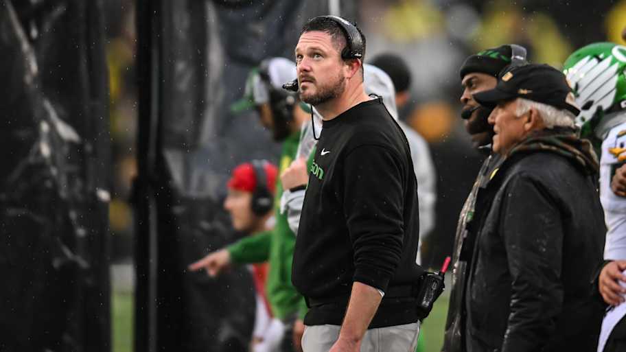 Oregon's Dan Lanning Comments on Officiating in Ducks' Win Over Iowa