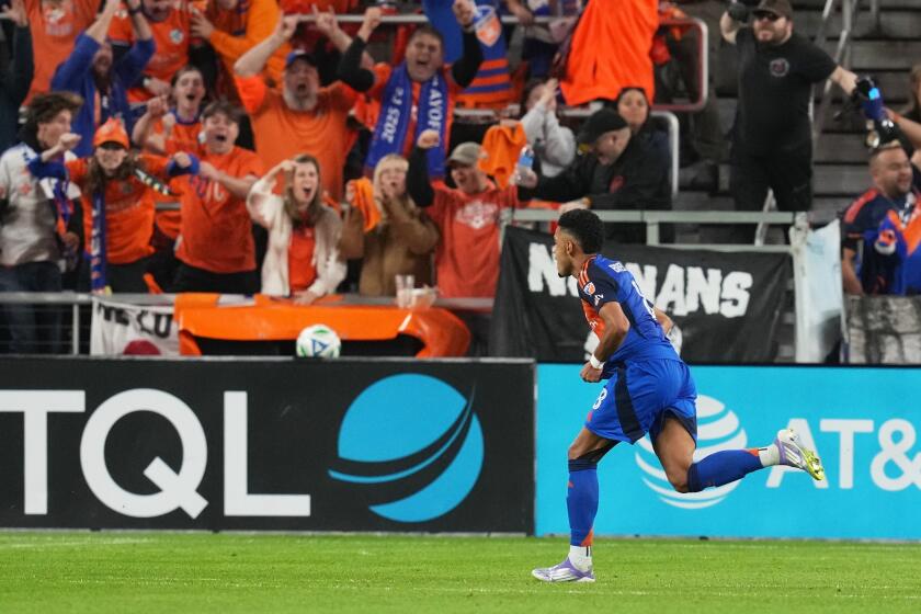 Con doblete de Brenner, Cincinnati vence 2-1 a Crew y avanza a ...