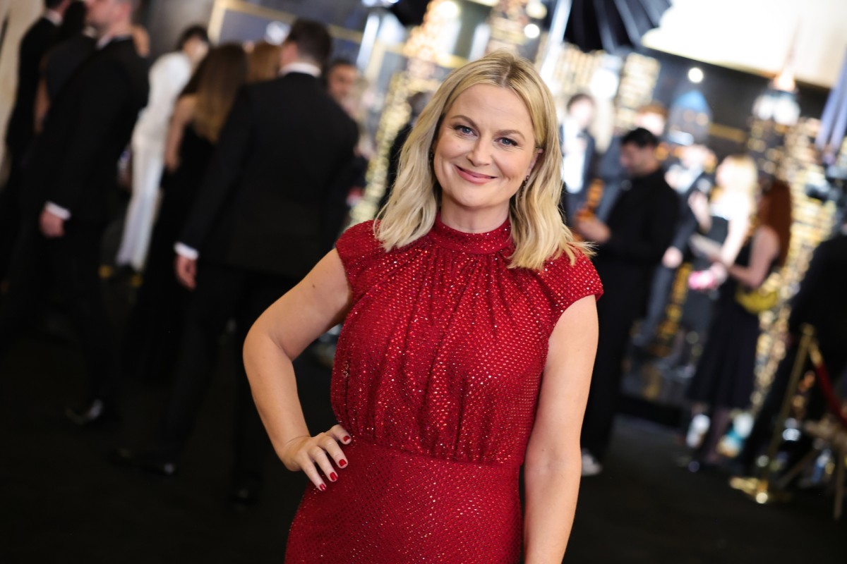 Amy Poehler Is Hilariously Confused by ‘Fourth Wing’ Book’s Plot: ‘It ...