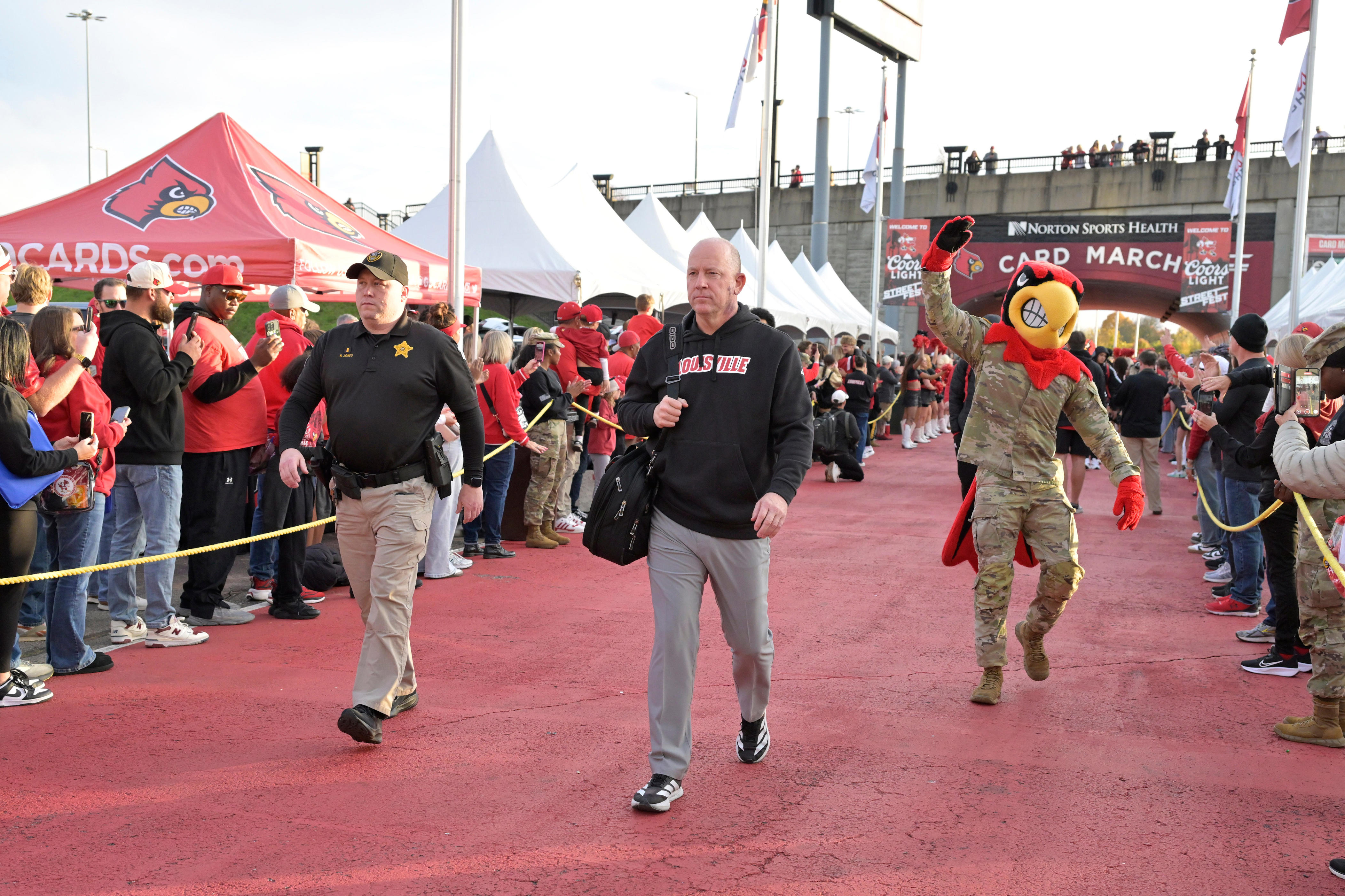 Texas man facing multiple charges after allegedly threatening UofL's ...