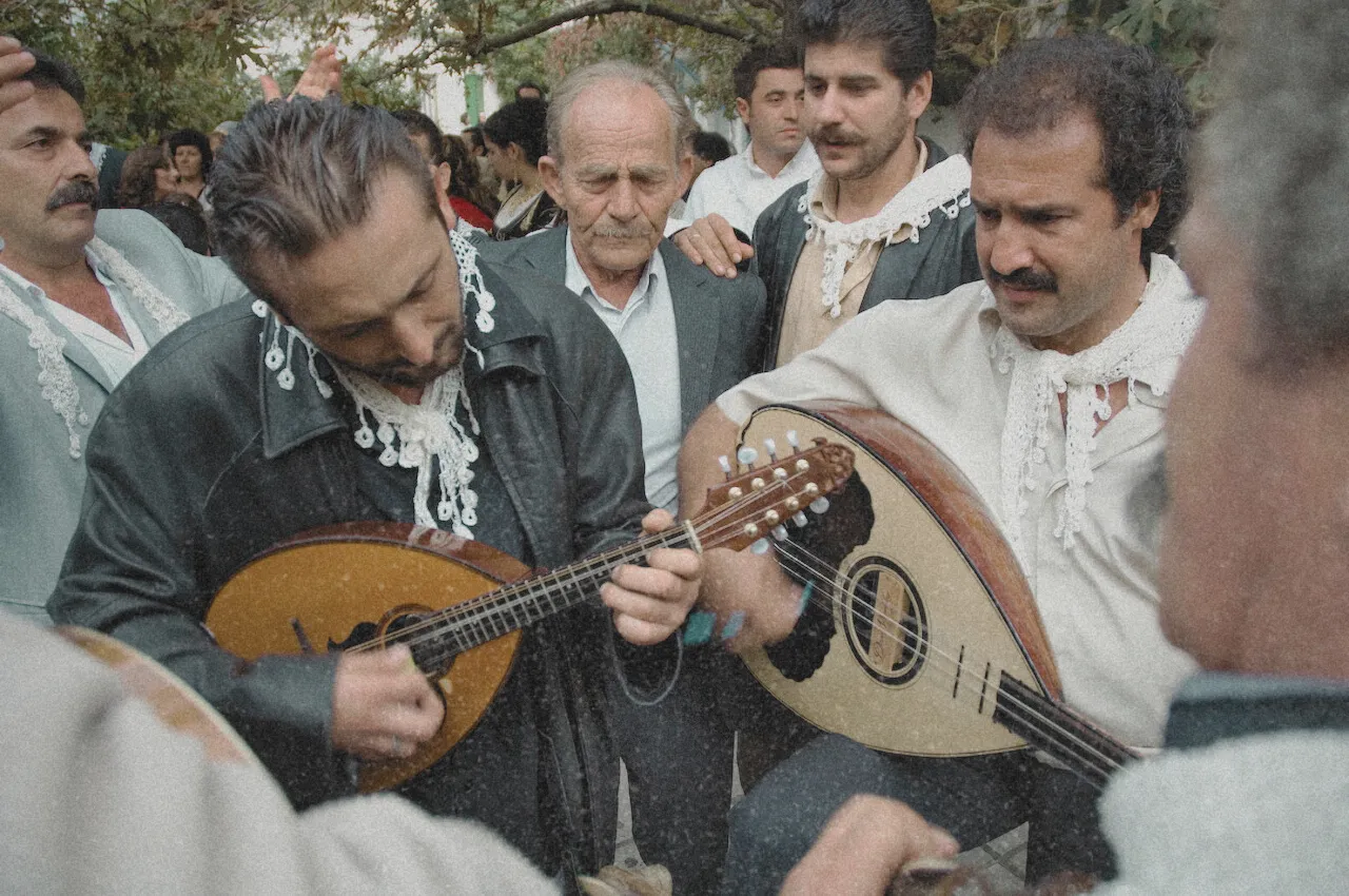 "Ίντα θέλουν στην Αθήνα; Να πυροβολάμε σκόπιμα;" - Όταν ψηφίστηκε ο ...